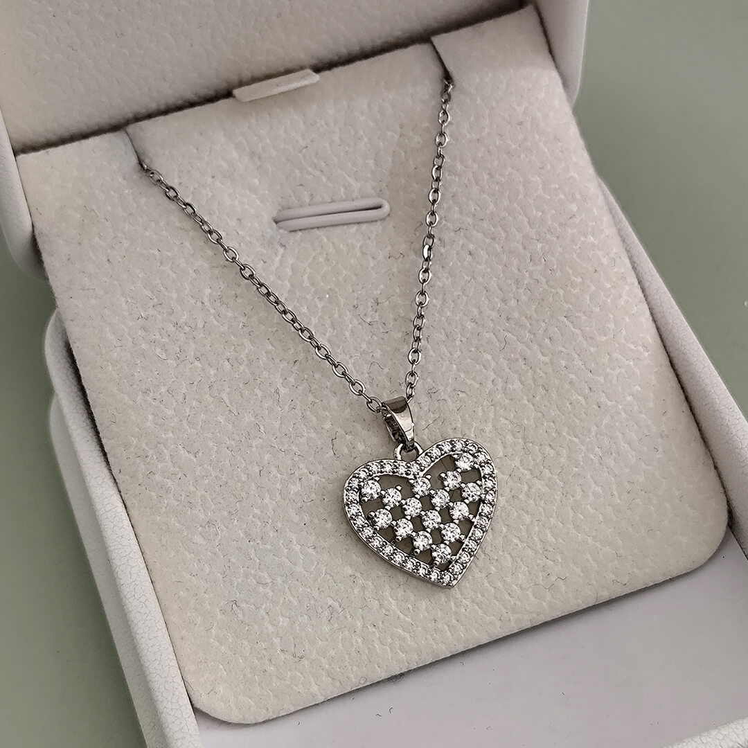 Ogrlica sa srcom i prefinjenim kristalima - Hirurški čelik Royal